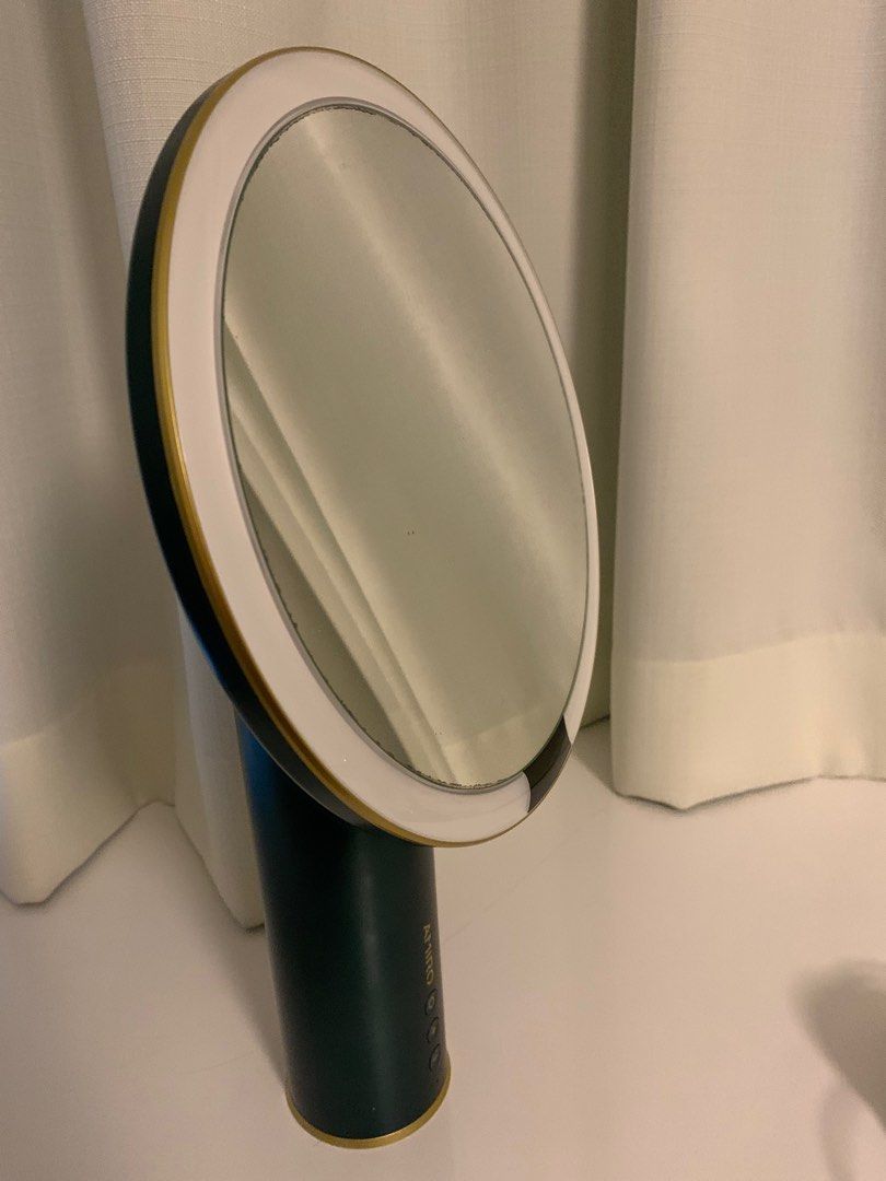 AMIRO O2 LED Vanity Mirror, Furniture & Home Living, Home Decor, Mirrors on Carousell