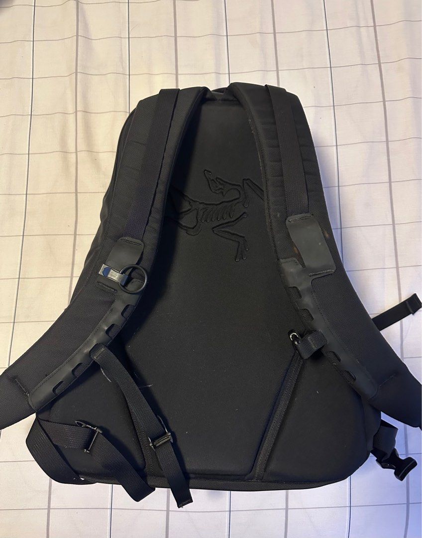 Arcteryx Arro 16 backpack, Men's Fashion, Bags, Backpacks on Carousell