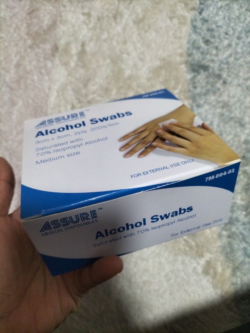 Assure Alcohol Swabs 200s/box, Health & Nutrition, Medical Supplies ...