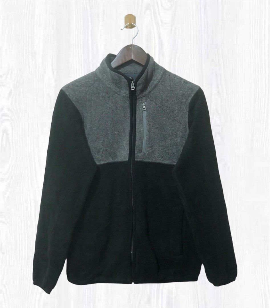 Authentic UNIQLO Two Tone Fleece Jacket on Carousell