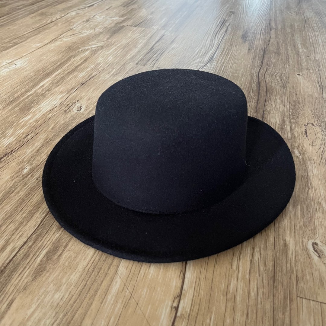Black flat top hat, Men's Fashion, Watches & Accessories, Caps & Hats ...