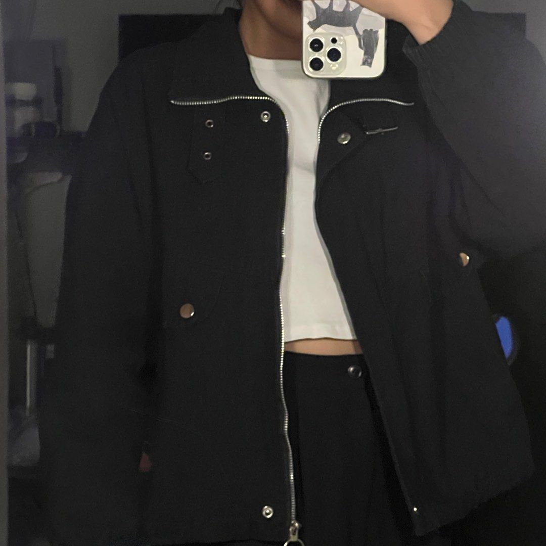 black jacket (looks like a leather jacket), Women's Fashion, Coats ...