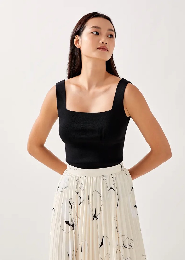 BNWT LB Skyla Square Neck Knit Top Black, Women's Fashion, Tops ...