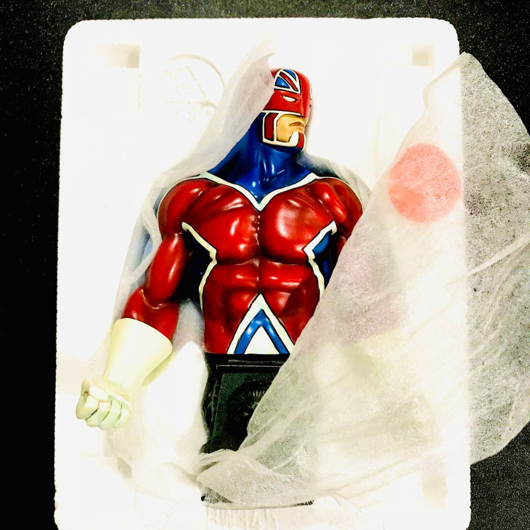 BOWEN 6" MARVEL MINI BUST 80'S VERSION CAPTAIN BRITAIN - RARE, Hobbies ...