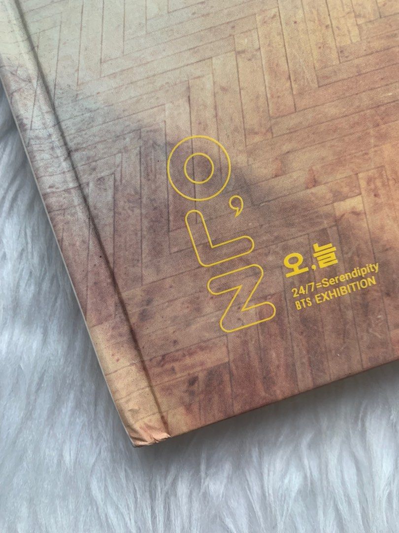 BTS ONEUL EXHIBIT PHOTOBOOK on Carousell