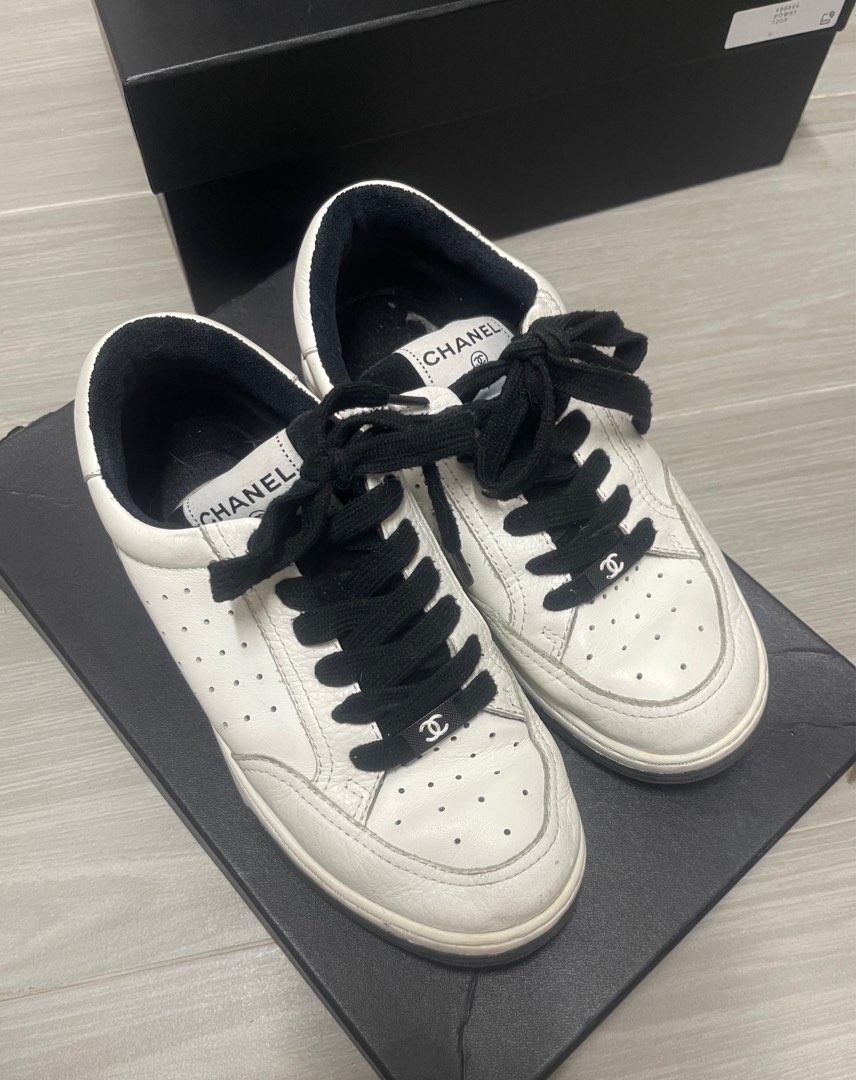 Chanel 22ss Black panda Shoes, 女裝, 鞋, 波鞋 - Carousell