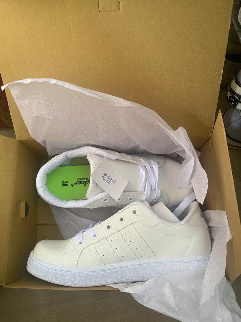 checkers shoe, Men's Fashion, Footwear, Sneakers on Carousell