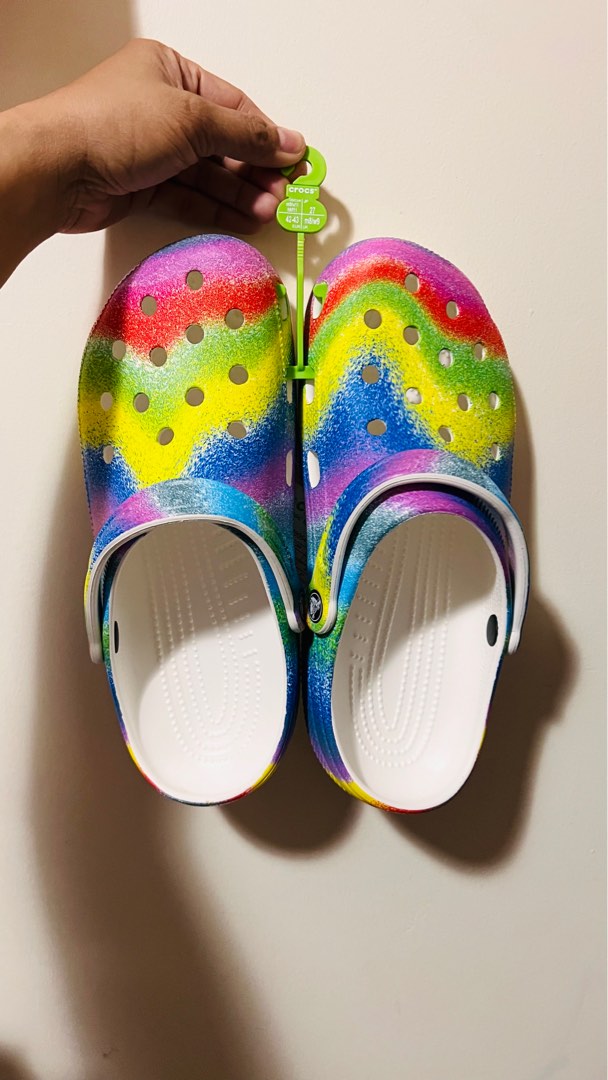 Crocs Classic Spray dye Clog, Men's Fashion, Footwear, Slippers ...