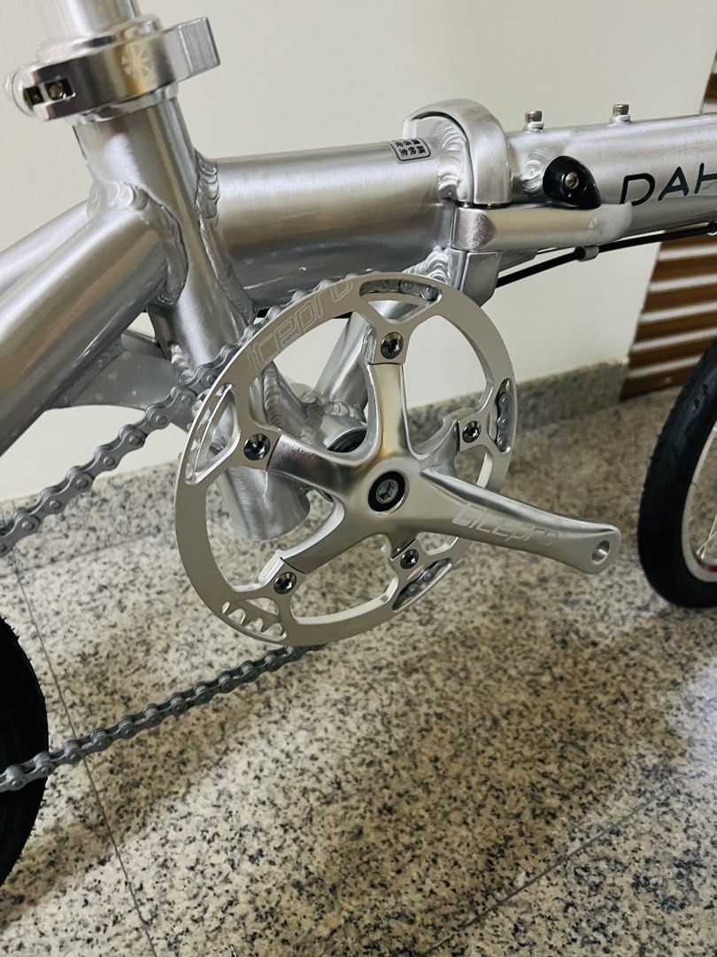 Dahon bya412 chrome bicycle, Sports Equipment, Bicycles & Parts, Bicycles on Carousell
