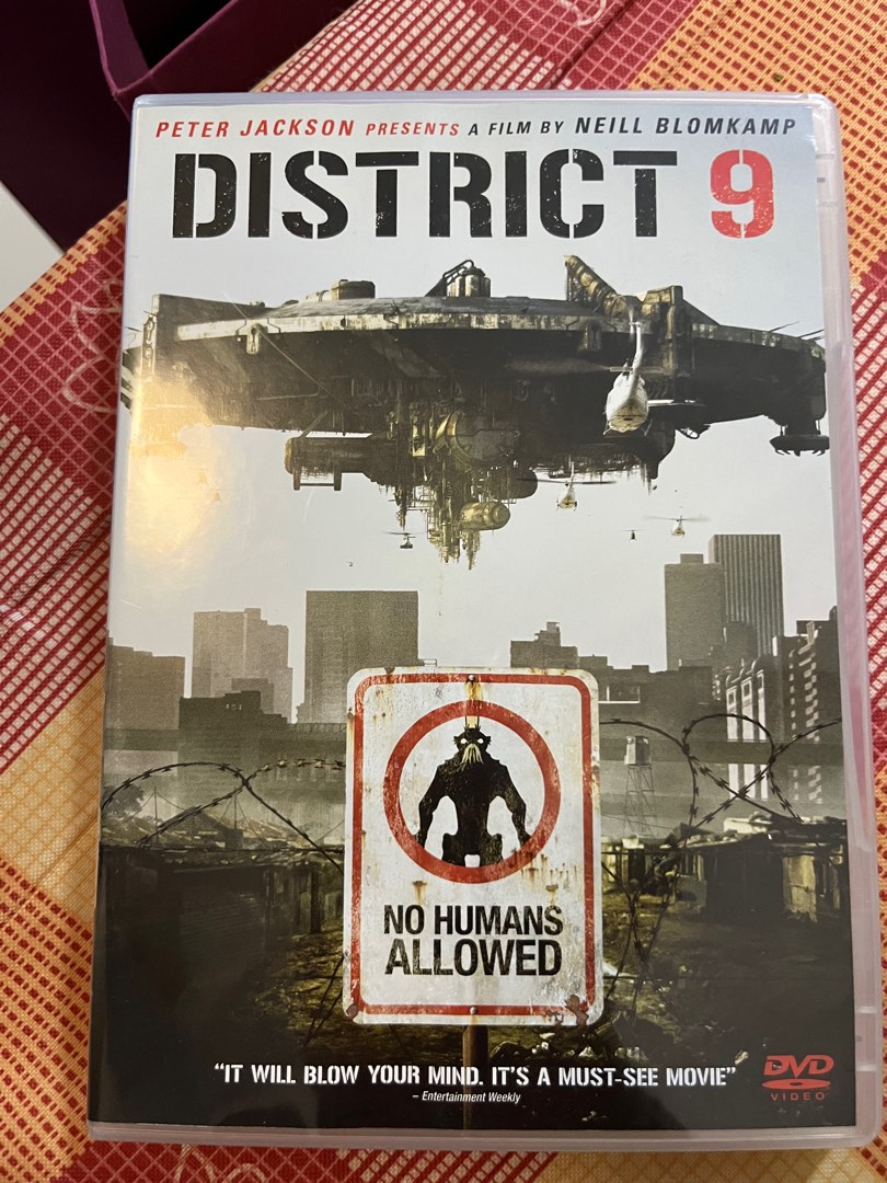 District 9 DVD, 興趣及遊戲, 音樂、樂器 & 配件, 音樂與媒體 - CD 及 DVD - Carousell