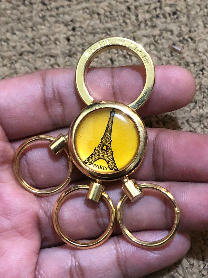 Fancy key holder made is US on Carousell