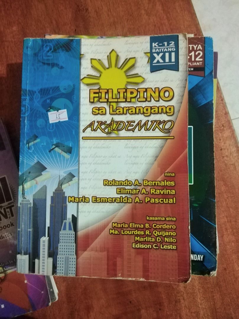 For sale!! 2md hand SHS books Practical Research 1 Gen Physics 1 Gen ...