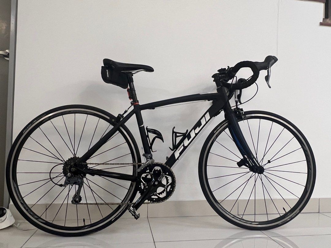FUJI Road Bike, Sports Equipment, Bicycles & Parts, Bicycles on Carousell