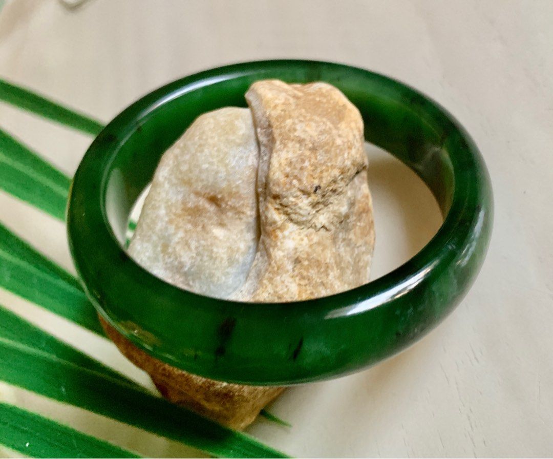 He Tian Green Nephrite Jade Bangle （和田玉緑手鐲）with certification（帶証書） 60g ...