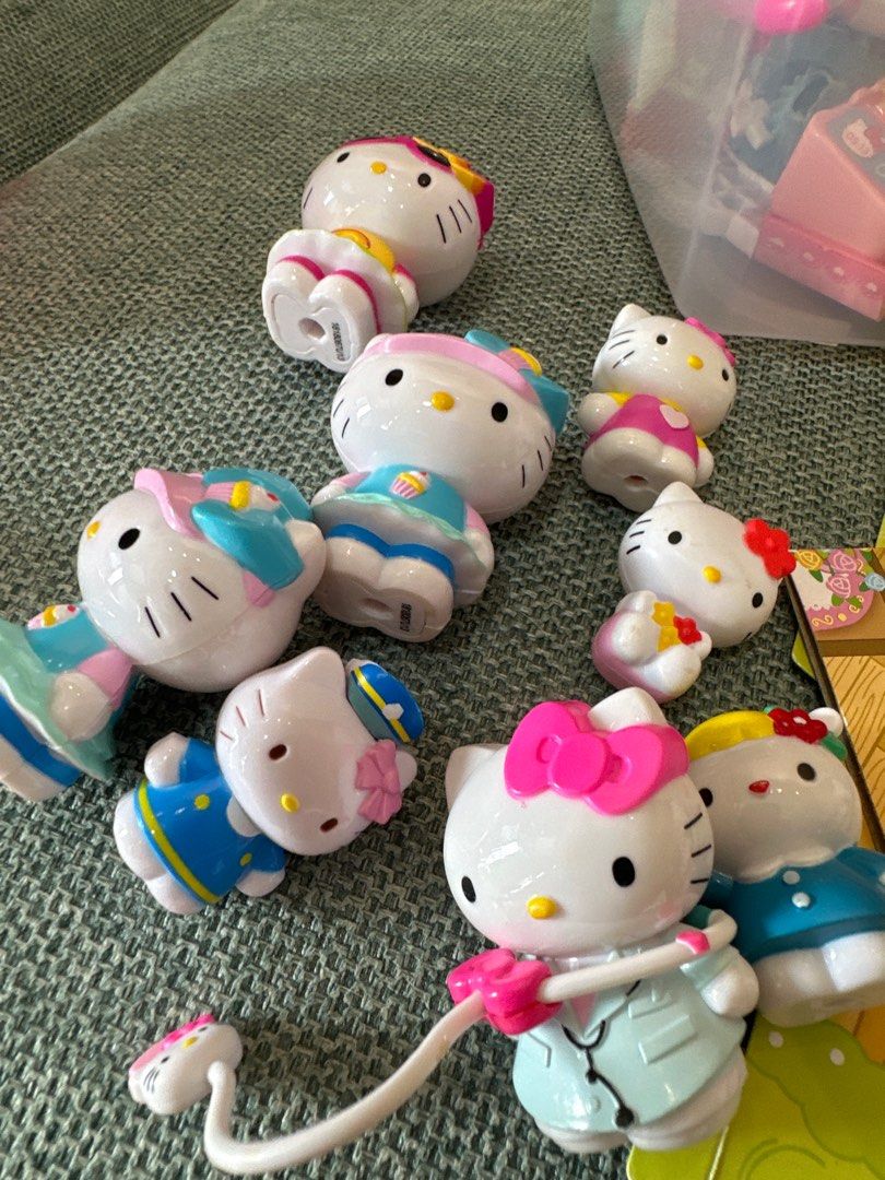 Hello kitty sets, Hobbies & Toys, Toys & Games on Carousell