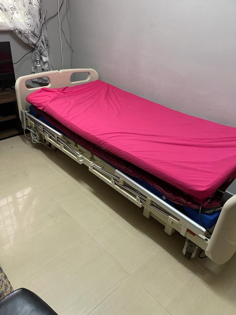 Hospital Bed, Furniture & Home Living, Bedding & Towels on Carousell