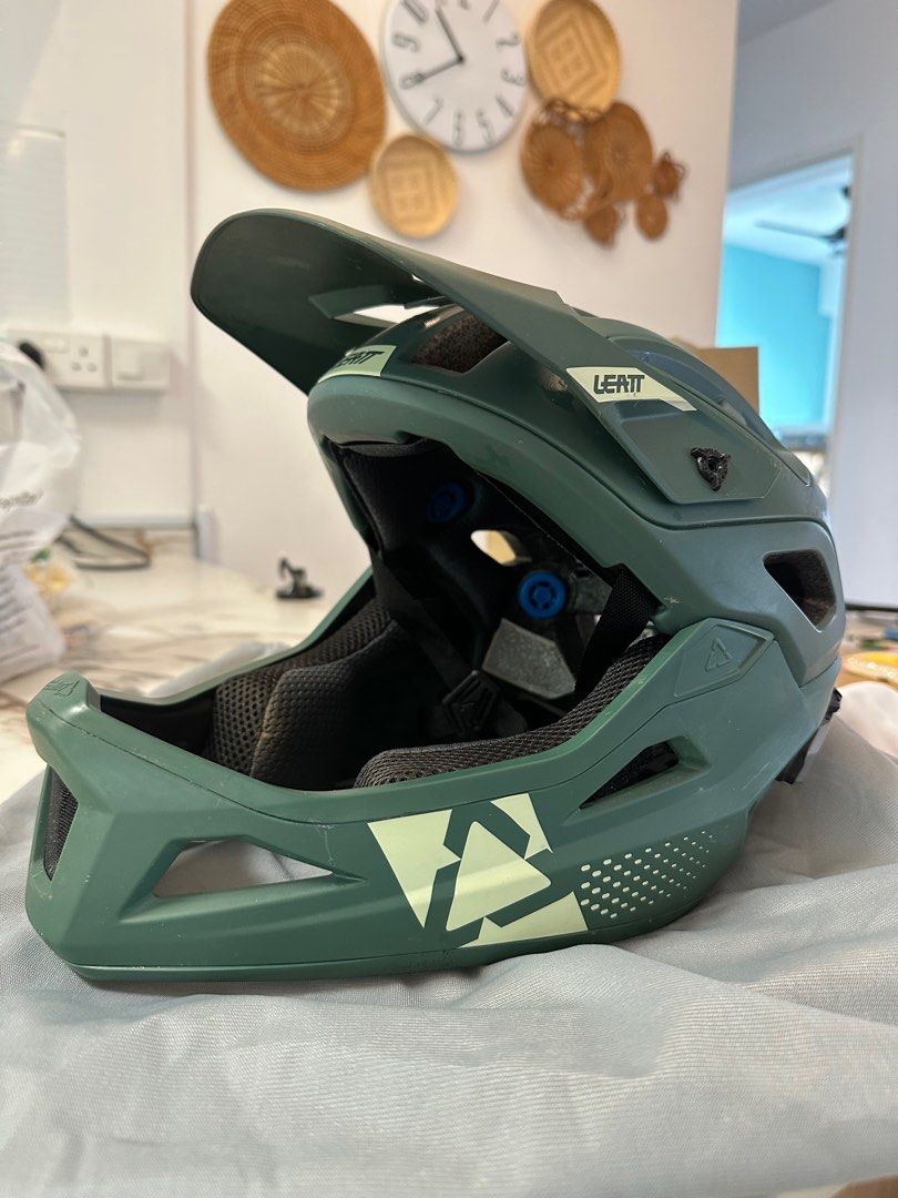 Leatt 3.0 enduro full face helmet + leatt velocity goggles, Sports ...