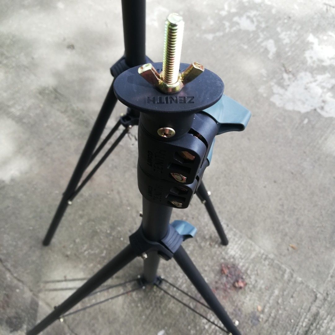 Linco zenith series 8 tripod, Photography, Cameras on Carousell