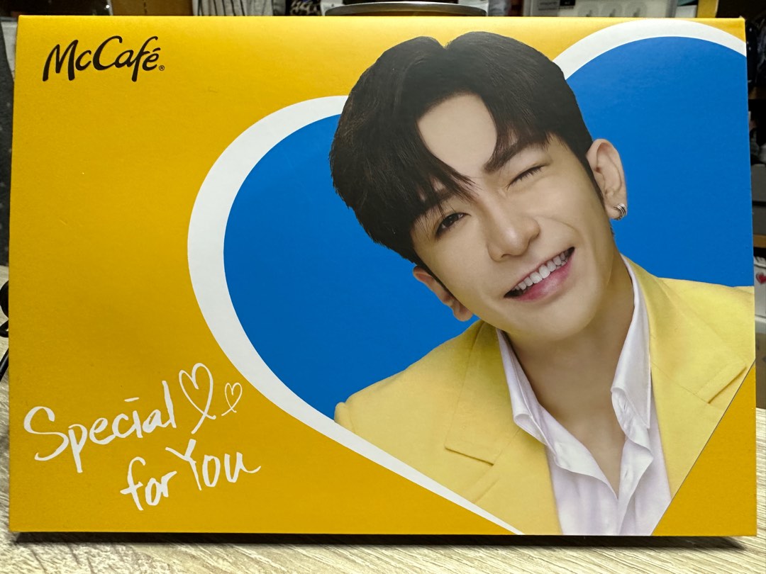 McCafe Anson Lo 盧瀚霆 生日卡, 興趣及遊戲, 收藏品及紀念品, 明星周邊 - Carousell