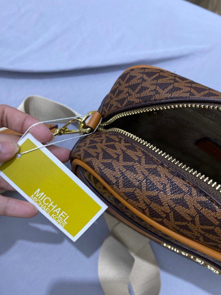 Michael Kors Monogram Camera Bag, Luxury, Bags & Wallets on Carousell