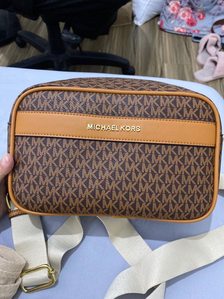 Michael Kors Monogram Camera Bag, Luxury, Bags & Wallets on Carousell
