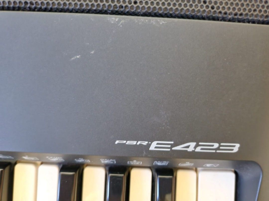 Music Keyboard PSR E423, Hobbies & Toys, Music & Media, Musical ...