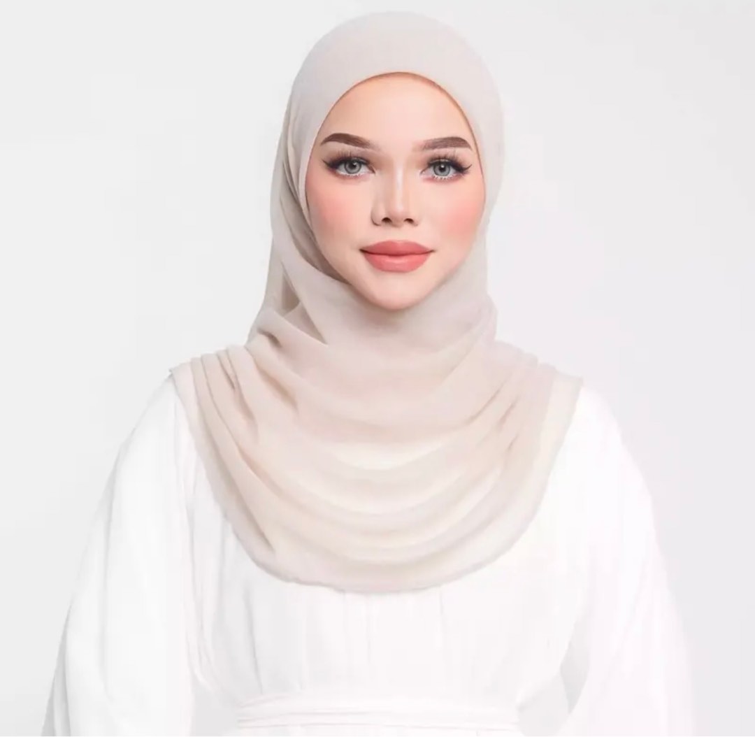 NUHA BAWAL DRAPE HIJABISTA HUB, Women's Fashion, Muslimah Fashion, Hijabs on Carousell
