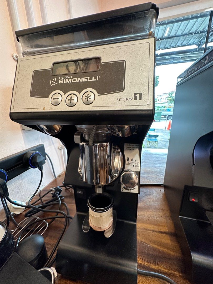 nuova simonelli mythos grinder one, TV & Home Appliances, Kitchen ...