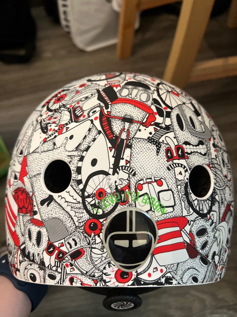 Nutcase street helmet, Men's Fashion, Watches & Accessories, Caps ...