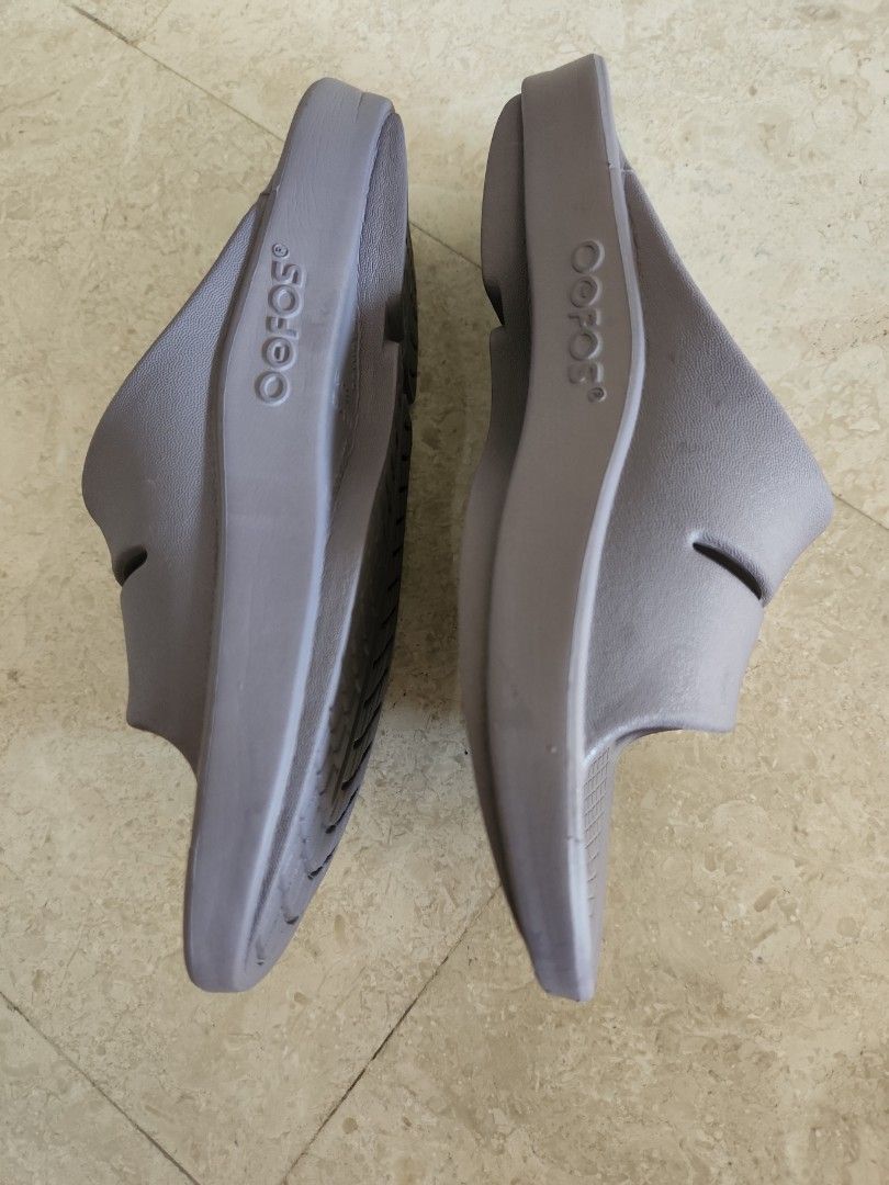 OOFOS slides, Women's Fashion, Footwear, Flipflops and Slides on Carousell