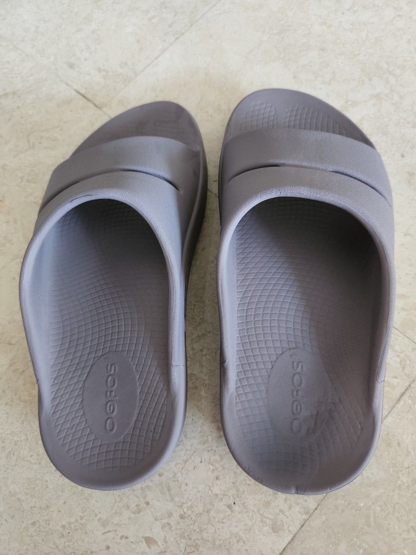 OOFOS slides, Women's Fashion, Footwear, Flipflops and Slides on Carousell