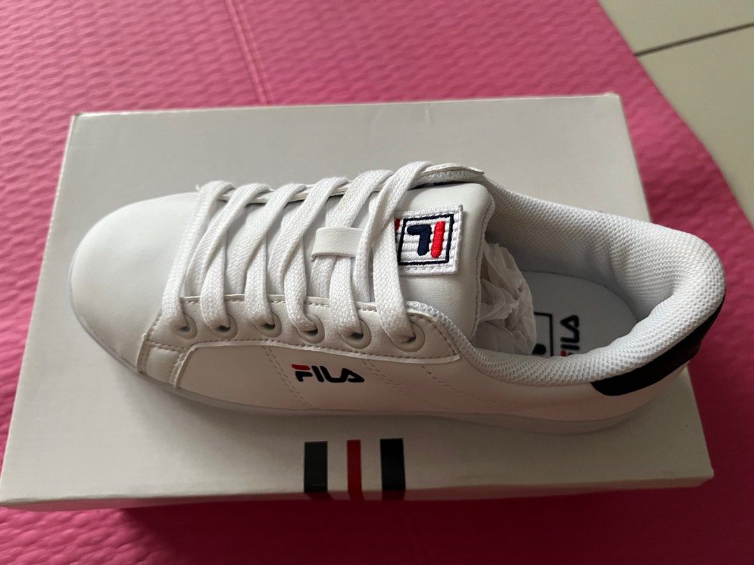 Original Fila Court Deluxe, Men's Fashion, Footwear, Sneakers on Carousell