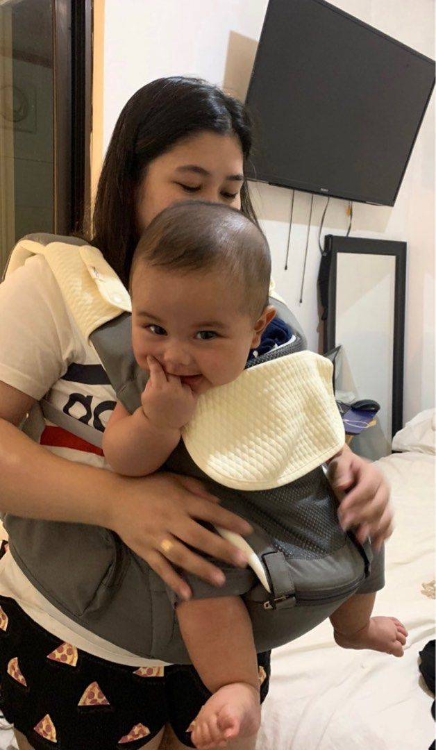 Picolo Baby Carrier / Hip Seat, Babies & Kids, Going Out, Carriers ...