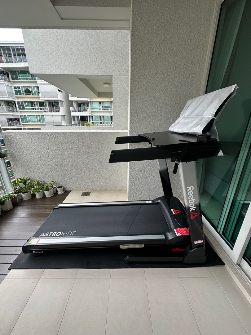 Reebok Astroride A60 Foldable Treadmill (Price is Negotiable), Sports ...
