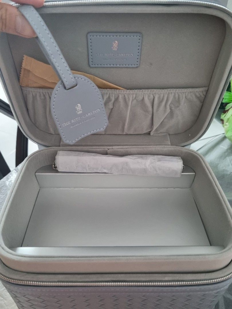 Ritz carlton mooncake box, Men's Fashion, Watches & Accessories ...