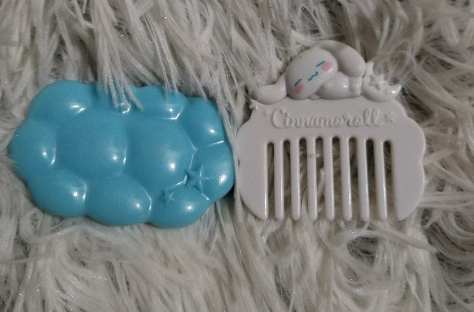 Sanrio Cinnamoroll white comb pvc blue sky cloud 5x5.5 cm very rare ...