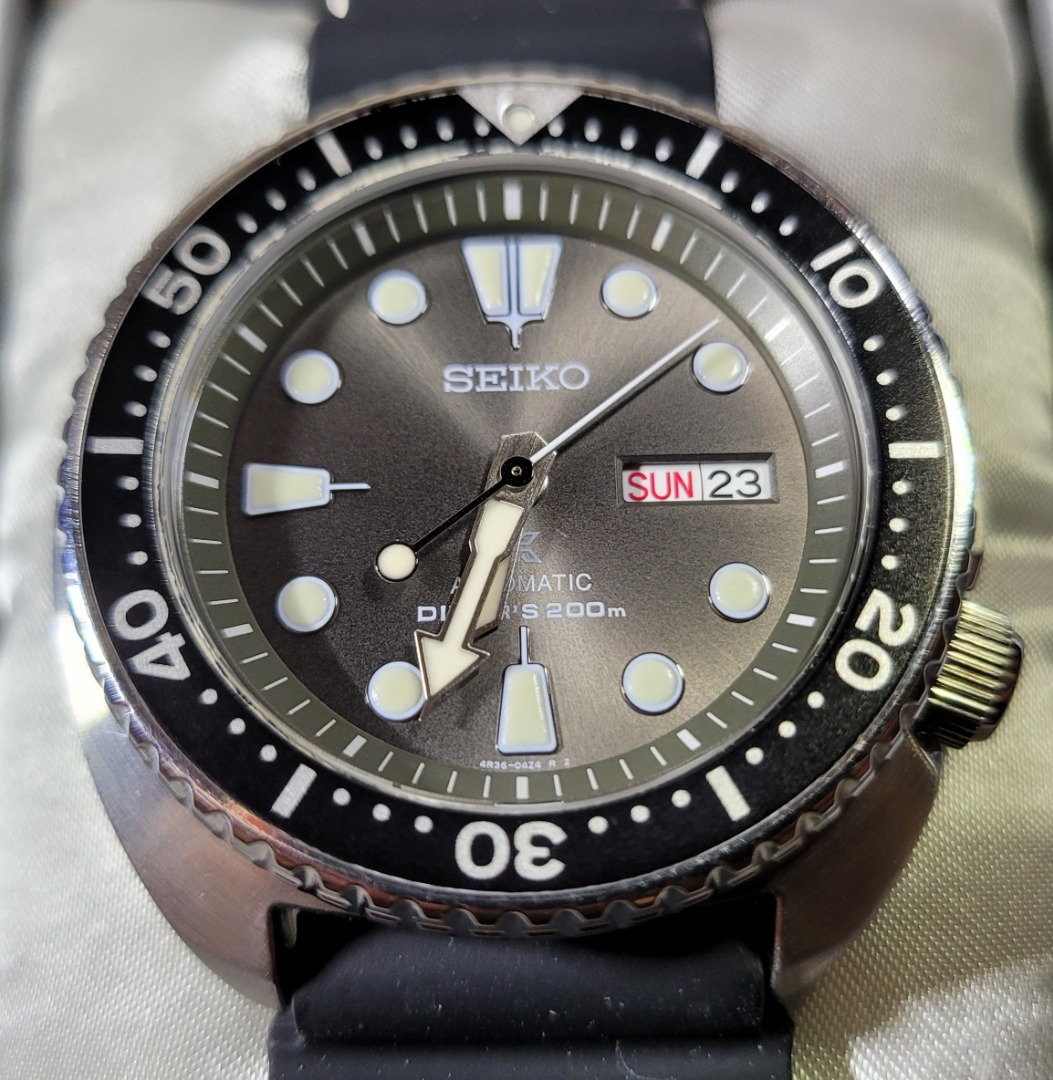 Seiko Prospex Turtle Sunburst Gray Dial 200M Divers Automatic Watch ...