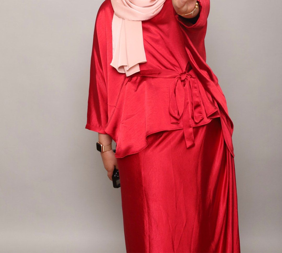 She Dazzle Ratna in Red, Women's Fashion, Muslimah Fashion, Baju Kurung ...