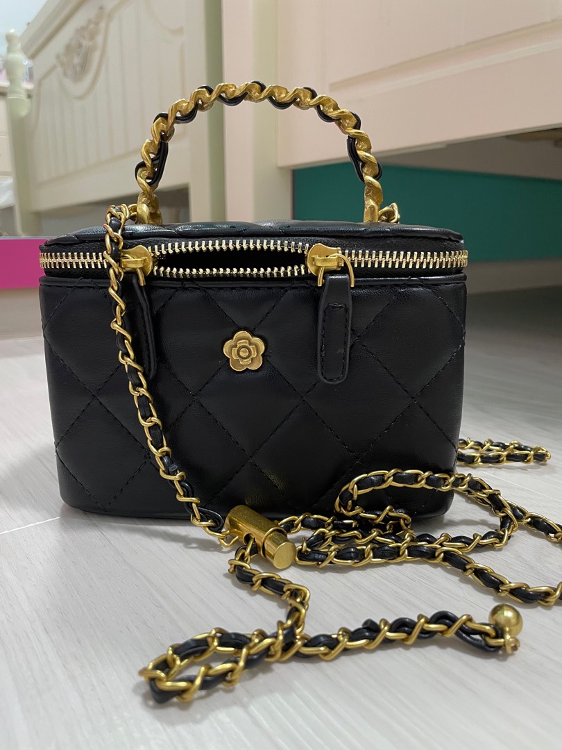Small black bag with gold chains, Women's Fashion, Bags & Wallets ...