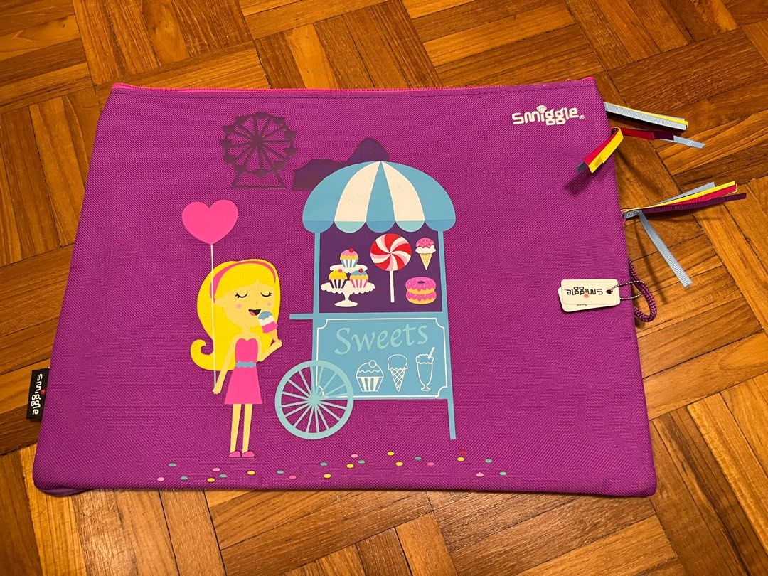 Smiggle Zip Folder, Hobbies & Toys, Stationery & Craft, Stationery ...