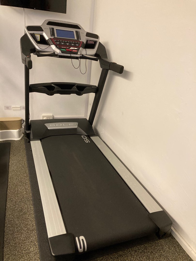 Sole TT8 Treadmill, Sports Equipment, Exercise & Fitness, Cardio ...