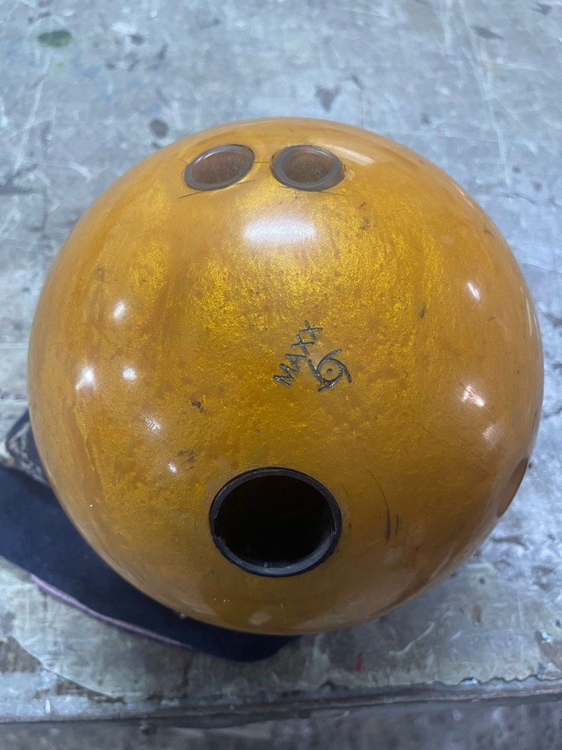 Storm Marvel Marx Gold Bowling Ball, Sports Equipment, Sports & Games ...