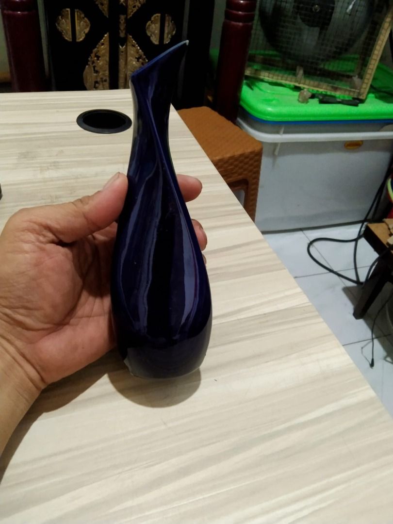 Vas Bunga Keramik Polos Kuno Jadul Antik, Antik, Pajangan di Carousell