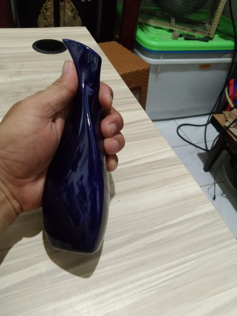 Vas Bunga Keramik Polos Kuno Jadul Antik on Carousell