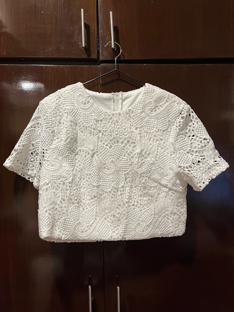 Thread Theory White laced/eyelet top on Carousell