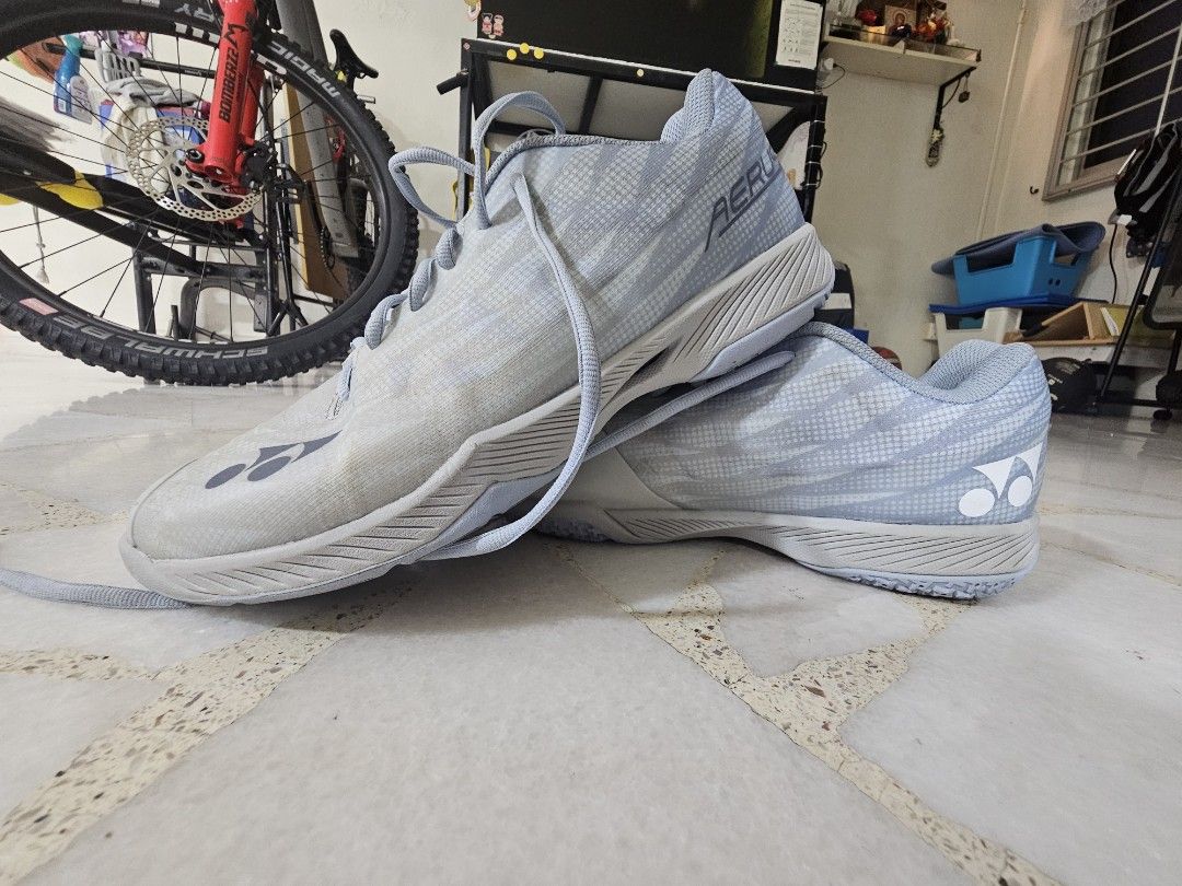 Yonex Aerus Light Blue, Sports Equipment, Sports & Games, Racket & Ball ...