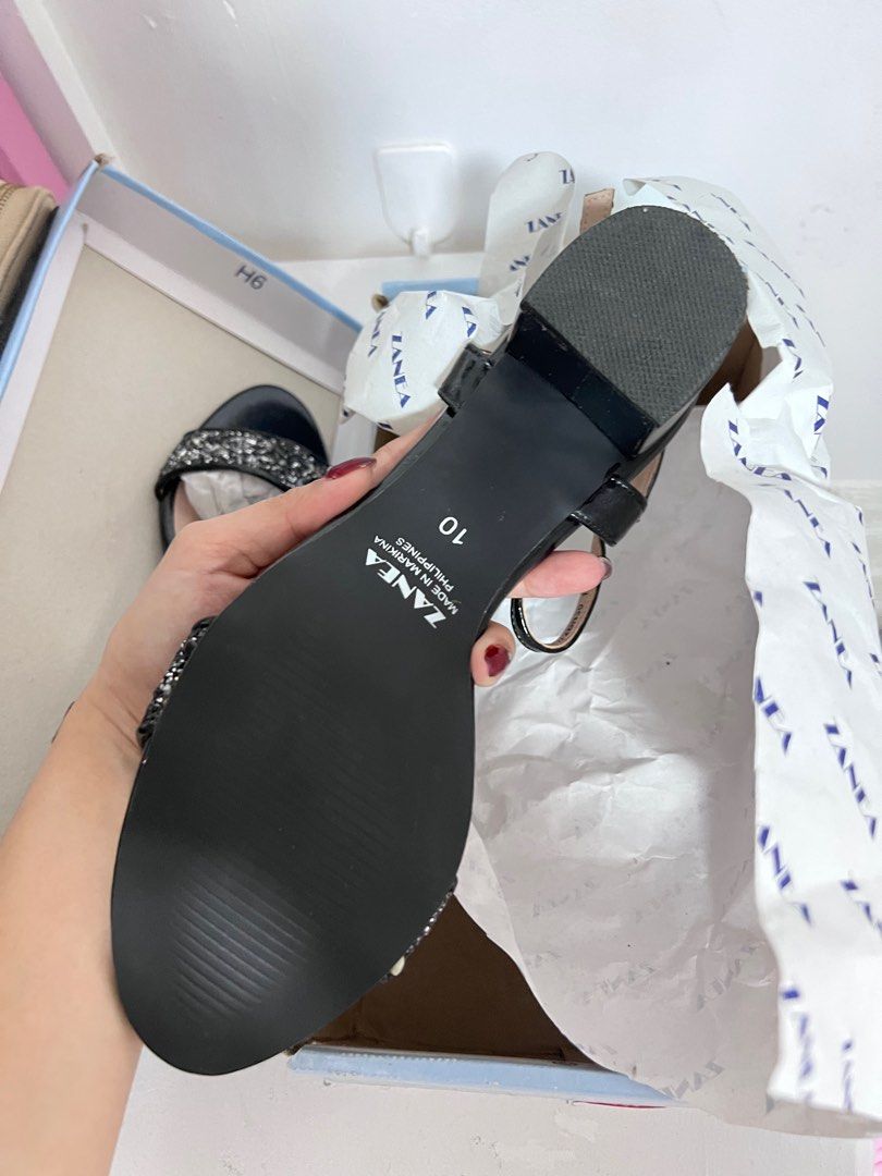 ZANEA SANDALS on Carousell