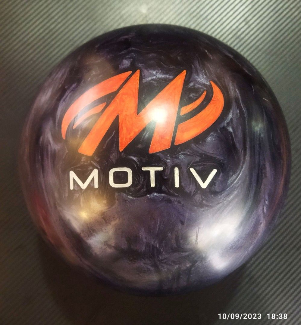 14LBS Motiv Hydra Reactive Bowling Ball, Sports Equipment, Sports & Games, Billiards & Bowling ...