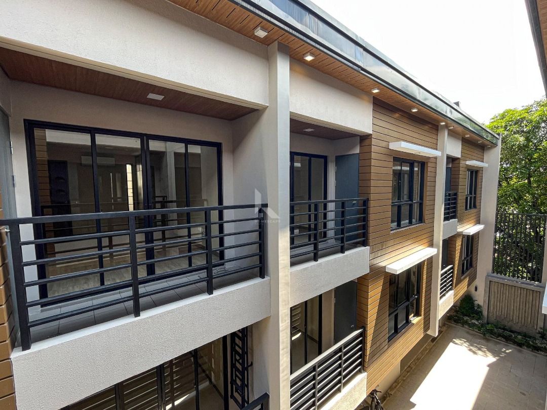 4BR Modern Townhouse in UP Village Diliman Quezon City near Maginhawa ...