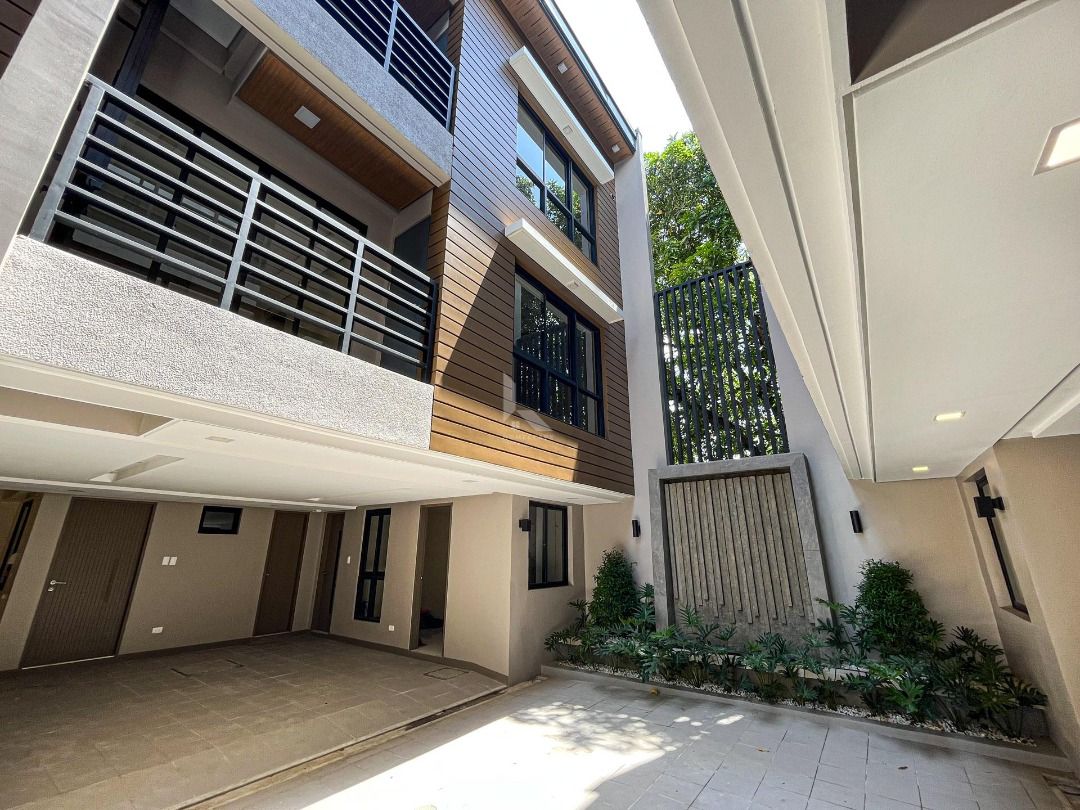 4BR Modern Townhouse in UP Village Diliman Quezon City near Maginhawa ...